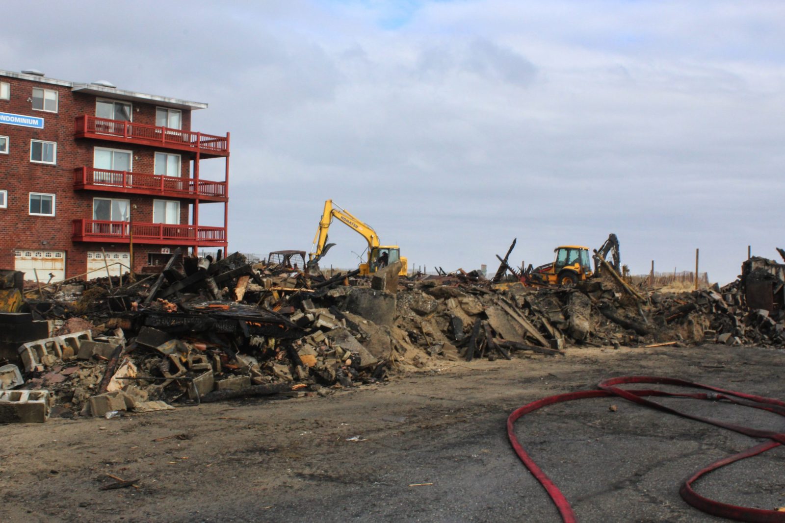 Fire Destroys Beach Motel, Residences | The Town Common